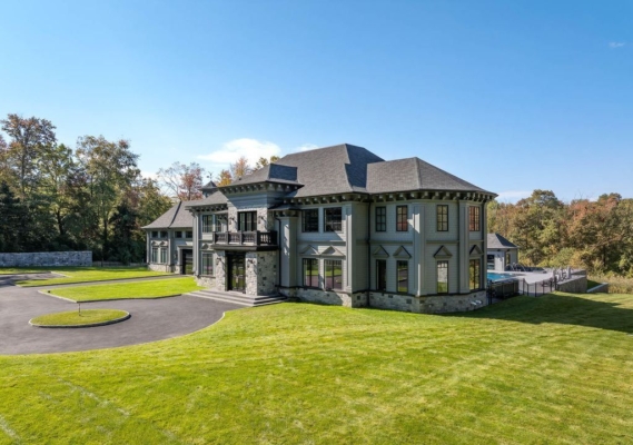 Connecticut Custom-Built Luxury Residence with Cutting-Edge Smart Home ...