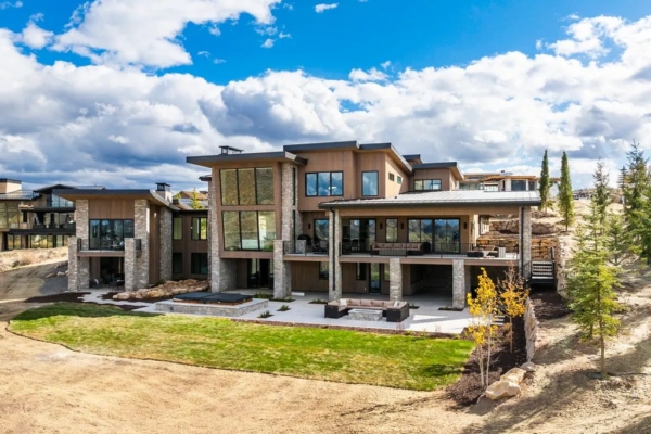Sophistication Perfected: Grove Homes & Alex Adamson Creation in Utah ...