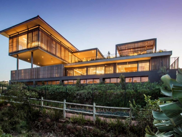 Izinga House 2, Multi-Layered Masterpiece by Bloc Architects