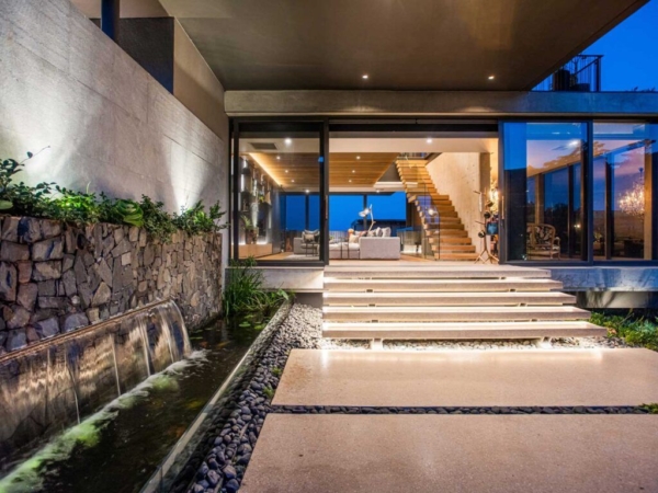 Izinga House 2, Multi-Layered Masterpiece by Bloc Architects