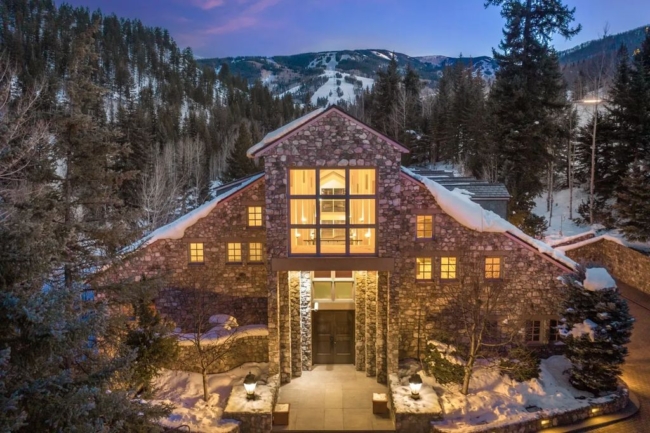 Ski Slope Views and Timeless Charm: Colorado Estate by Vail Village ...