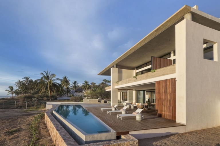 The Beach House for Oceanfront Living by RVO Studio
