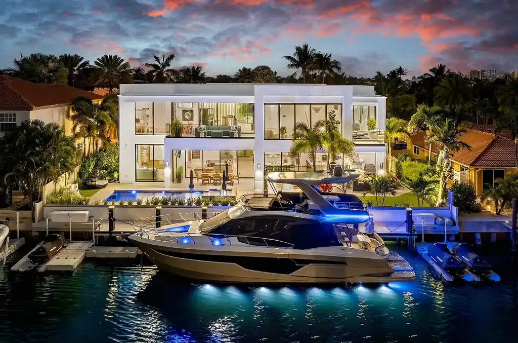 772 Glouchester Street – $7.5 Million Luxury Waterfront Home in Boca Raton