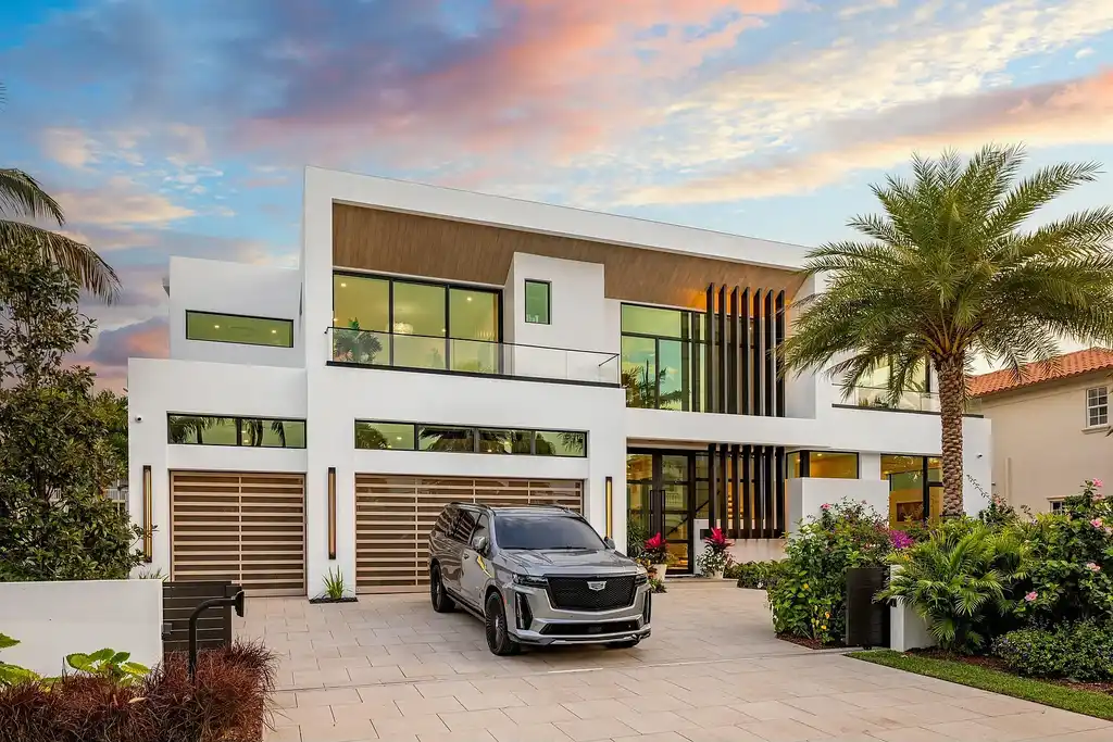 772 Glouchester Street – $7.5 Million Luxury Waterfront Home in Boca Raton