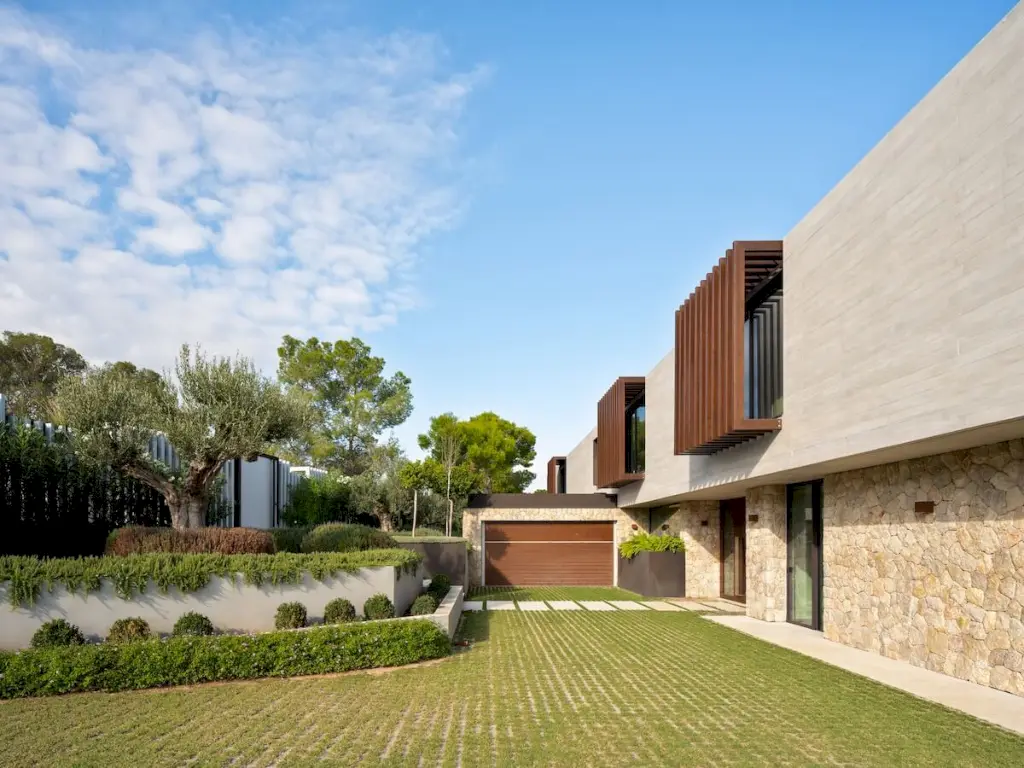 BDP-18011 House by Palomino Arquitectos, A Harmonious Blend of Balearic ...
