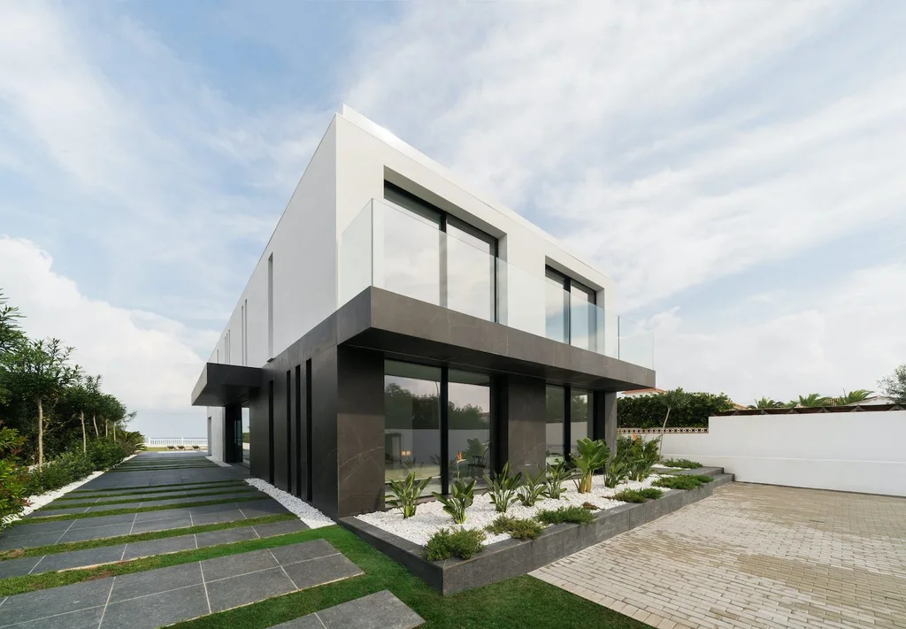 Mirma House by Carles Faus Arquitectura, A Harmonious Dialogue Between ...