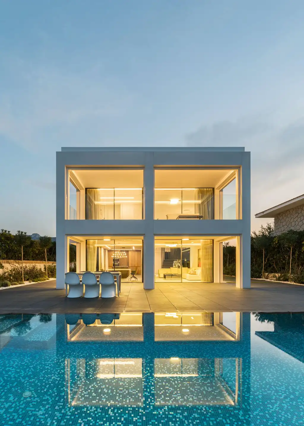 Mirma House by Carles Faus Arquitectura, A Harmonious Dialogue Between ...