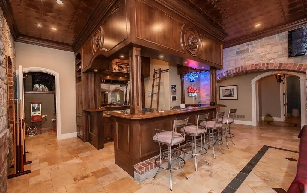 4 Slate River Way: A Stunning Missouri Estate Blending European ...