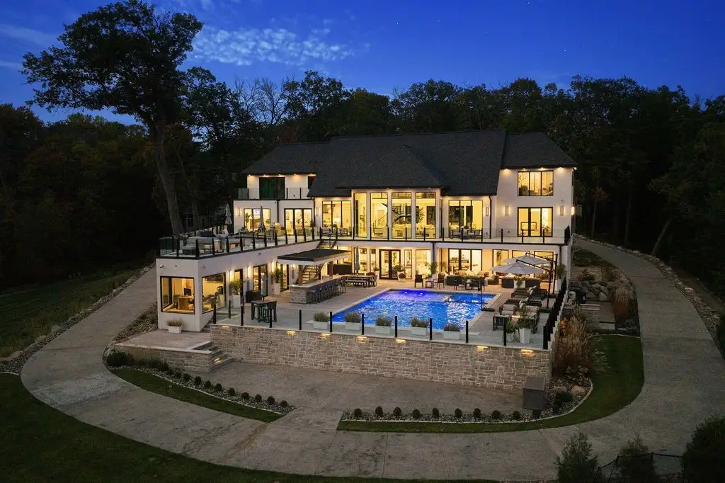 3655 Northome Rd: A Spectacular Studio M–Designed Masterpiece with ...