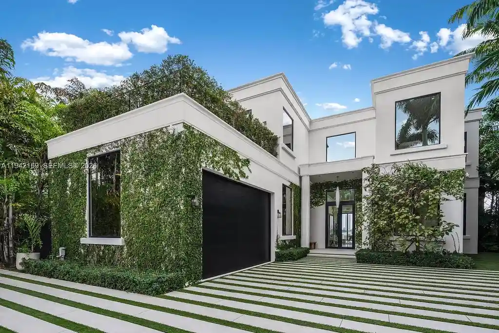 33 E Di Lido Dr: A Stunning $35 Million Waterfront Masterpiece on Miami ...